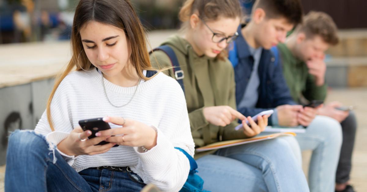 Un Podcast Pour Sensibiliser Les Jeunes Aux Impacts Du Smartphone Apel